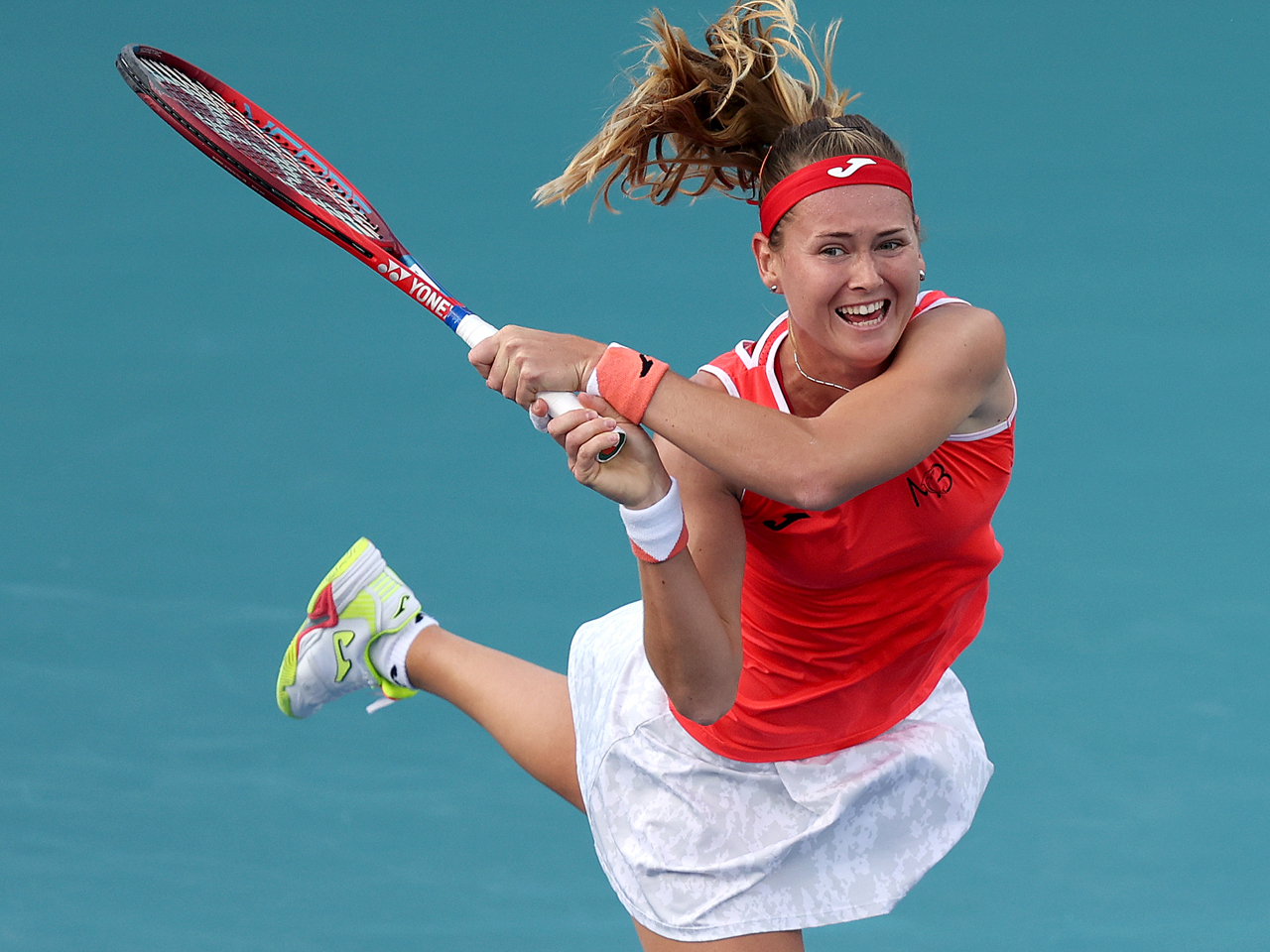 ブーズコバが18歳サルコバとの地元勢対決を制して8強入り [プラハ・オープン] | テニスマガジンONLINE｜tennismagazine.jp