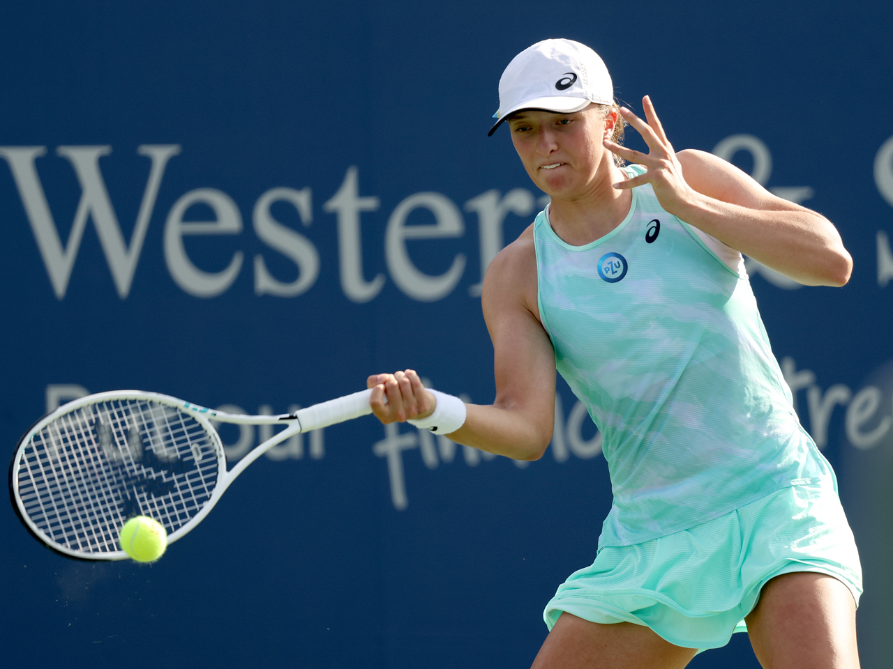 シフィオンテクが初戦突破で今季のマッチ50勝目 [ウェスタン＆サザン・オープン] | テニスマガジンONLINE｜tennismagazine.jp