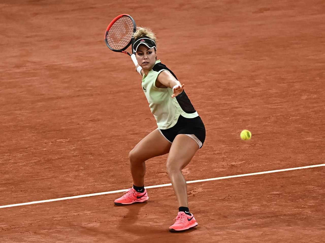 サラスアがツアー初挑戦の16歳にダブルベーグルの圧勝で2回戦へ [WTAボゴタ] | テニスマガジンONLINE｜tennismagazine.jp