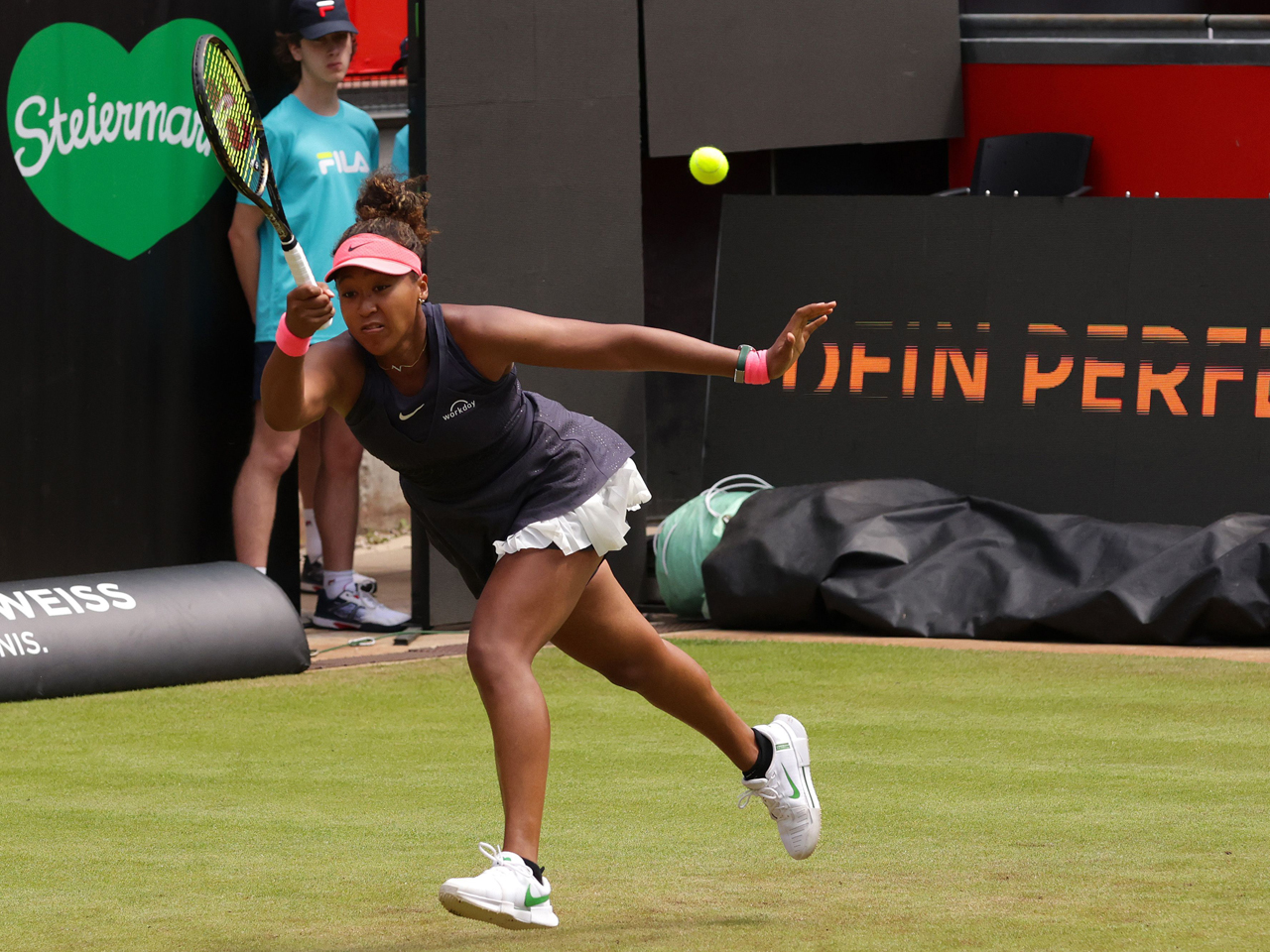 ジェン・チンウェンに今季2連敗の大坂なおみは初戦突破ならず [WTAベルリン] | テニスマガジンONLINE｜tennismagazine.jp