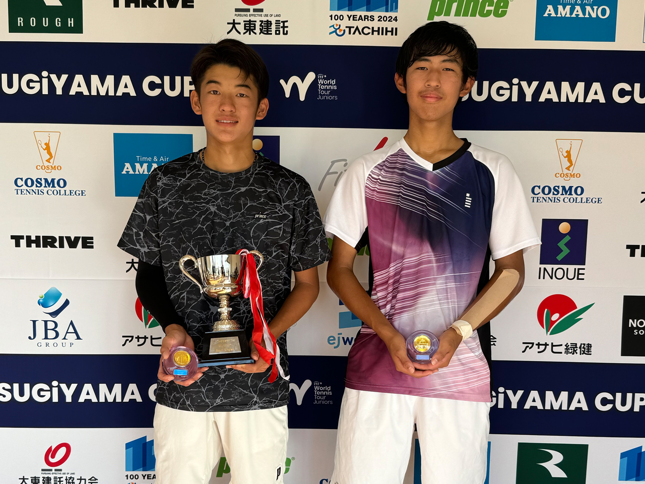 男子シングルスは岡橋優希が優勝、戸邉悠真とのダブルスも制して2冠達成 [2024ITFジュニア茅ヶ崎U18] | テニスマガジンONLINE｜tennismagazine.jp