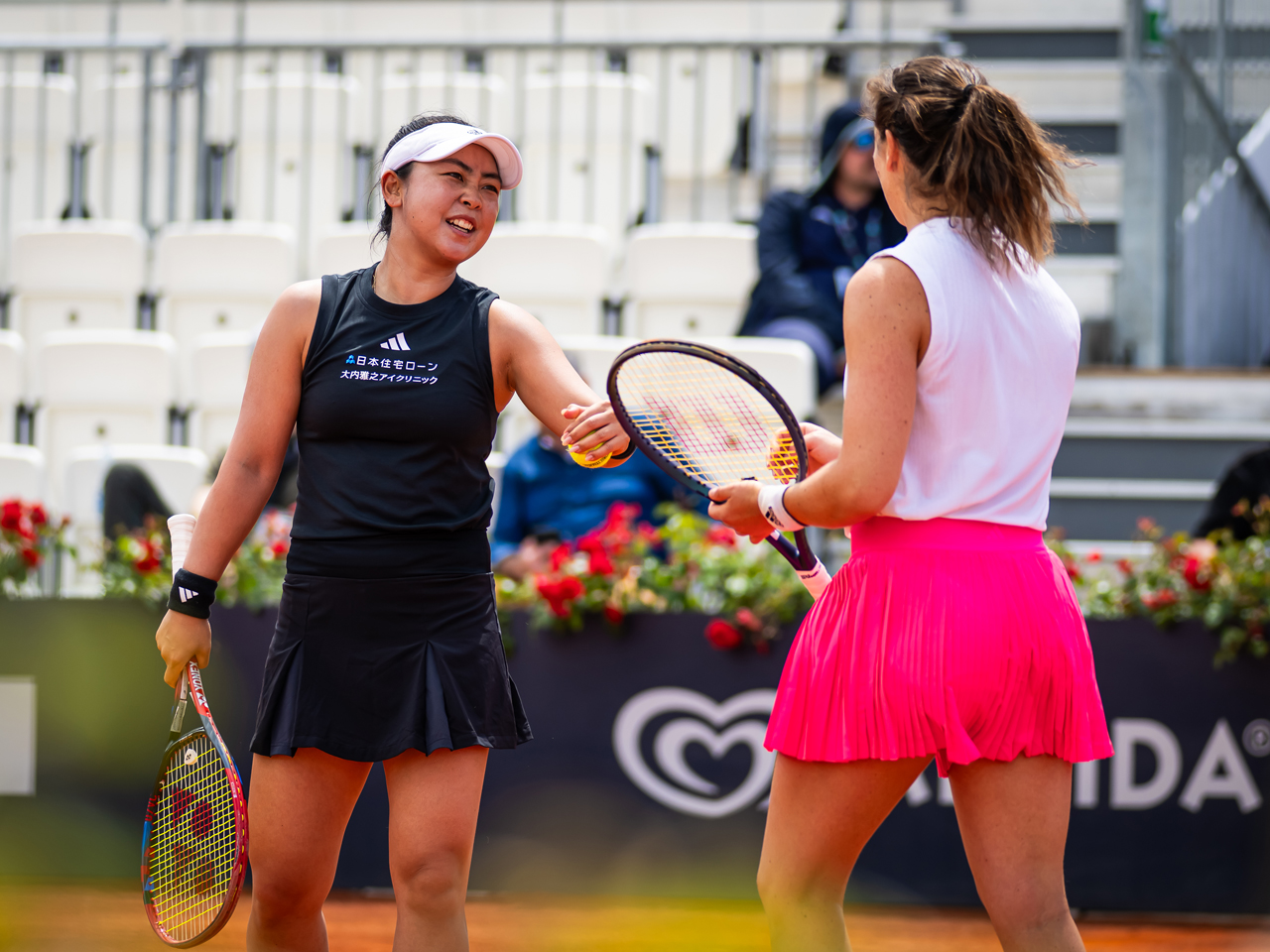 第2シードのエイケリ／穂積絵莉が辛勝で初戦をクリア [WTAラバト] | テニスマガジンONLINE｜tennismagazine.jp